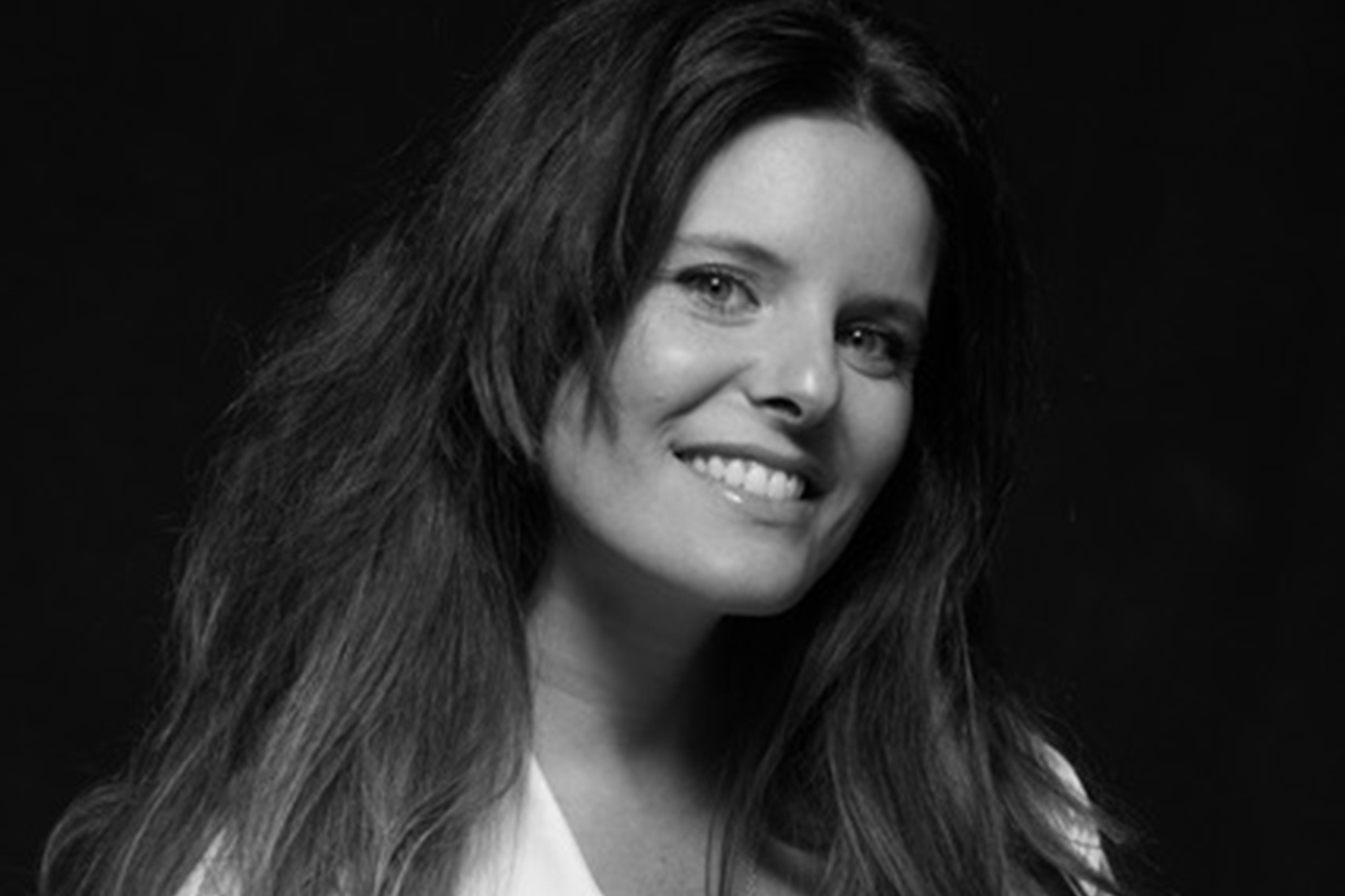 Art as a Bridge. Janire Bilbao of MOVART Gallery - Sassy Women Society